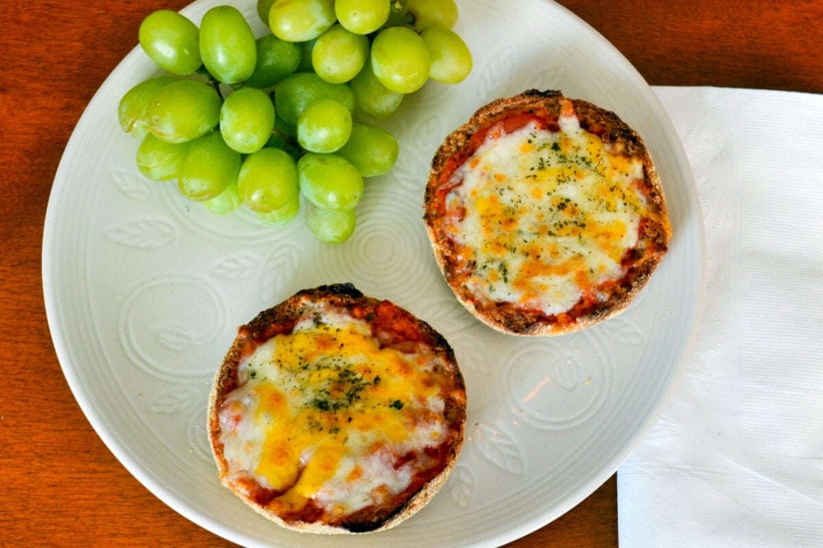 English Muffin Pizzas Recipe - Food Fanatic