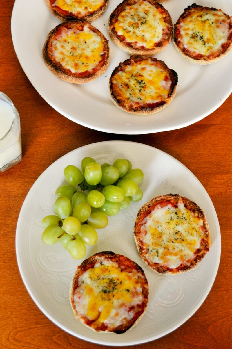 English Muffin Pizzas Recipe - Food Fanatic