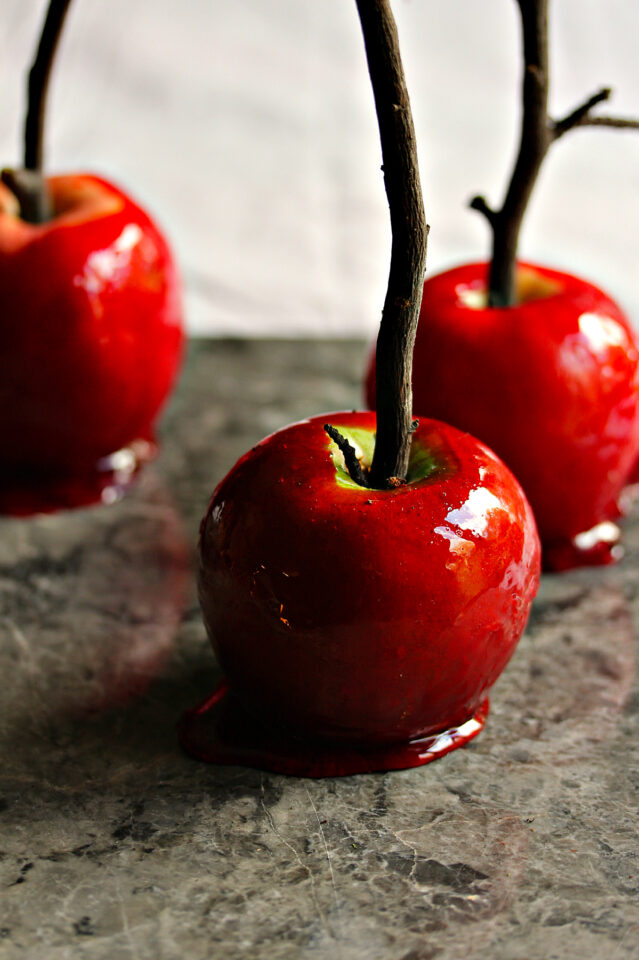 Candy Apples Recipe - Food Fanatic