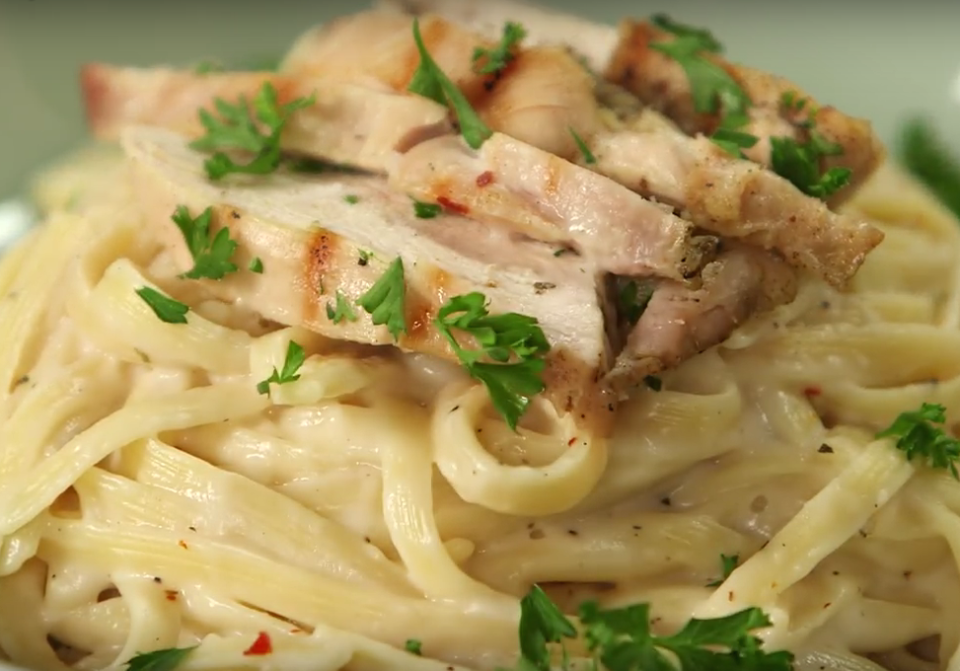 How to Make Guilt-Free Creamy Chicken Alfredo - Food Fanatic