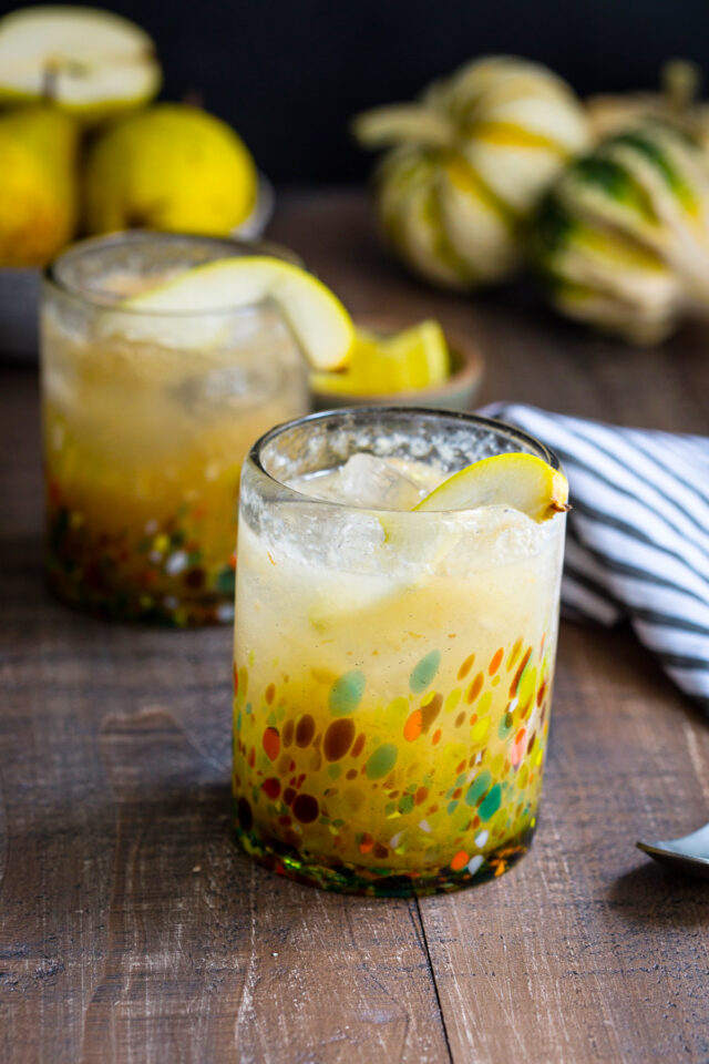 Vanilla Pear Gin Fizz Recipe - Food Fanatic
