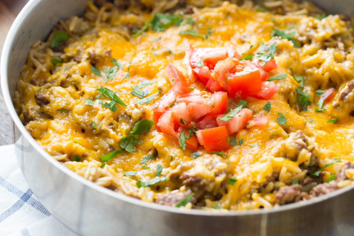 Easy Cheeseburger Skillet Recipe - Food Fanatic