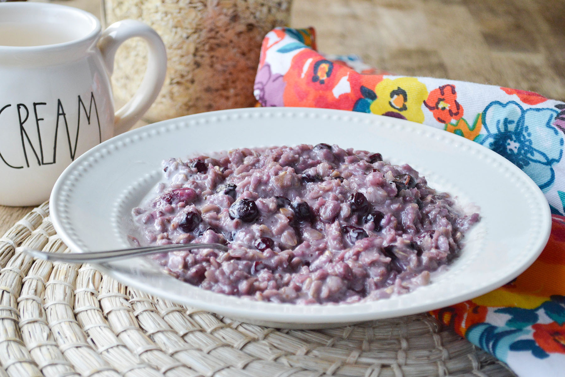 Blueberries and Cream Oatmeal Recipe - Food Fanatic