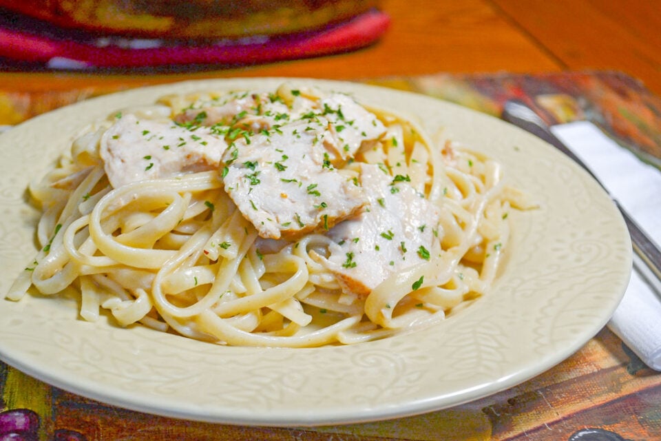 Creamy Chicken Linguine Recipe - Food Fanatic
