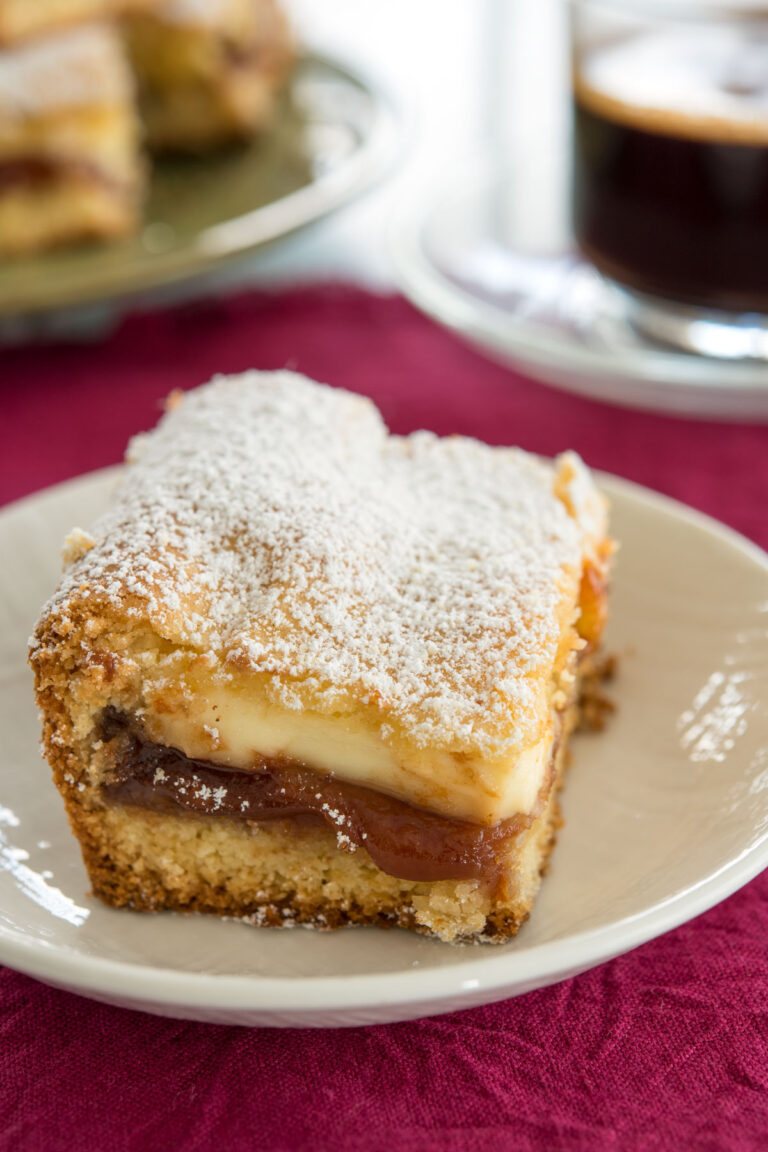 Panetela de Guayaba Recipe - Food Fanatic