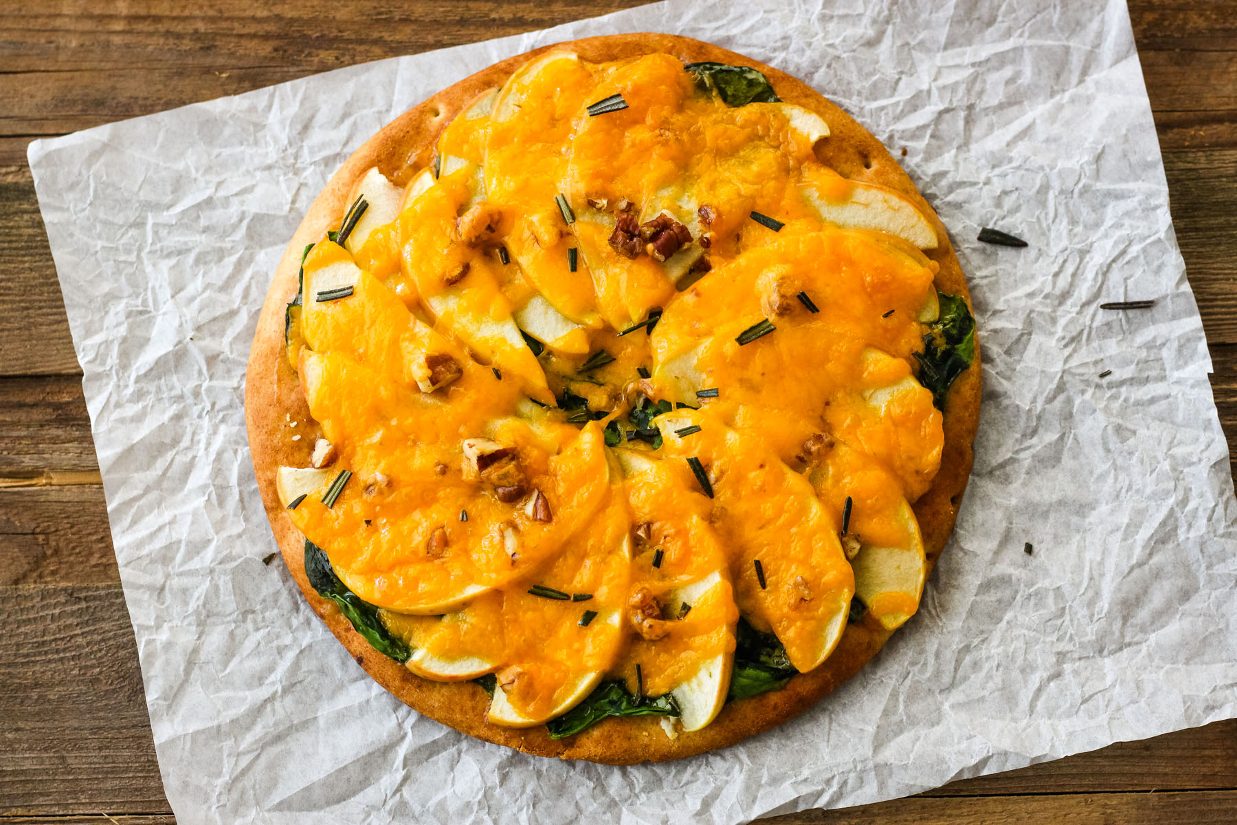 Cheddar Apple Pita Pizza Recipe - Food Fanatic