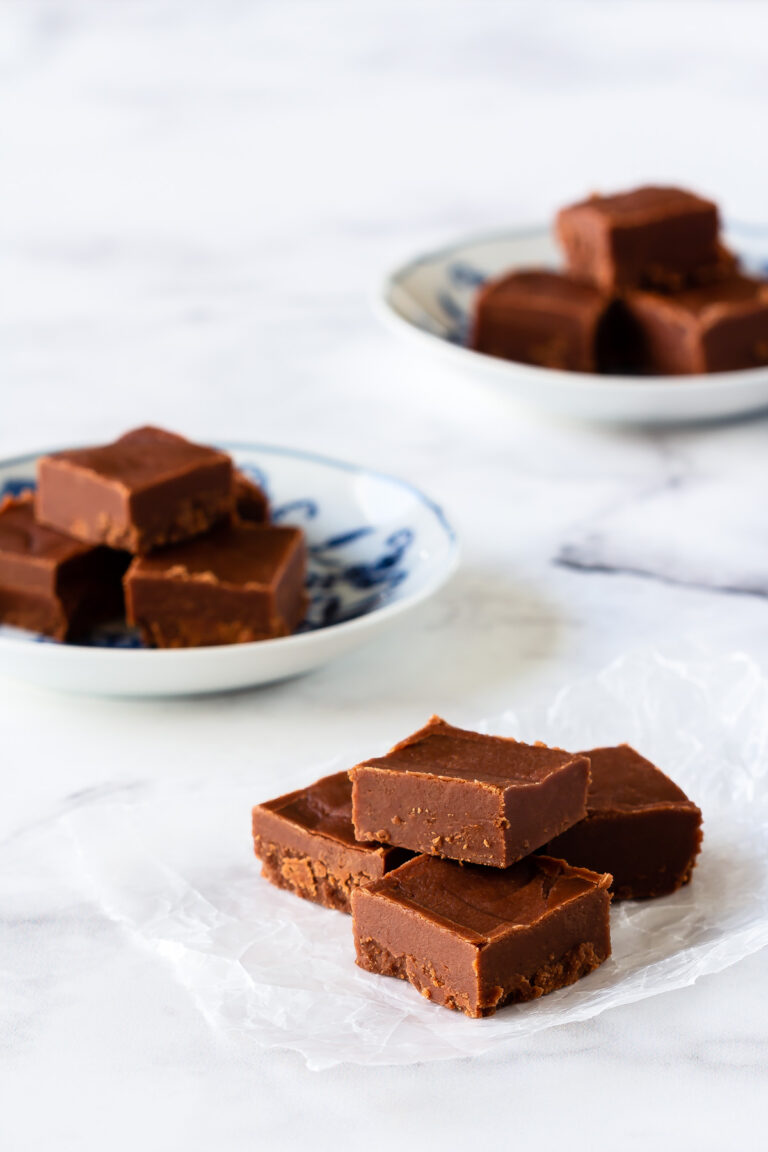 Homemade Chocolate Fudge Recipe - Food Fanatic