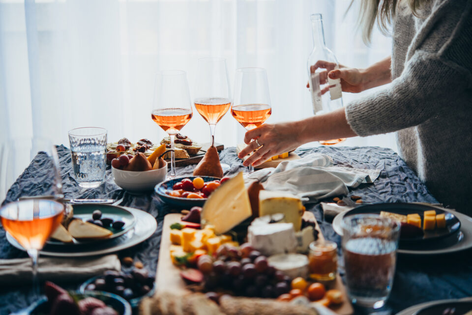 How to Host Your First Dinner Party: Ultimate Guide - Food Fanatic