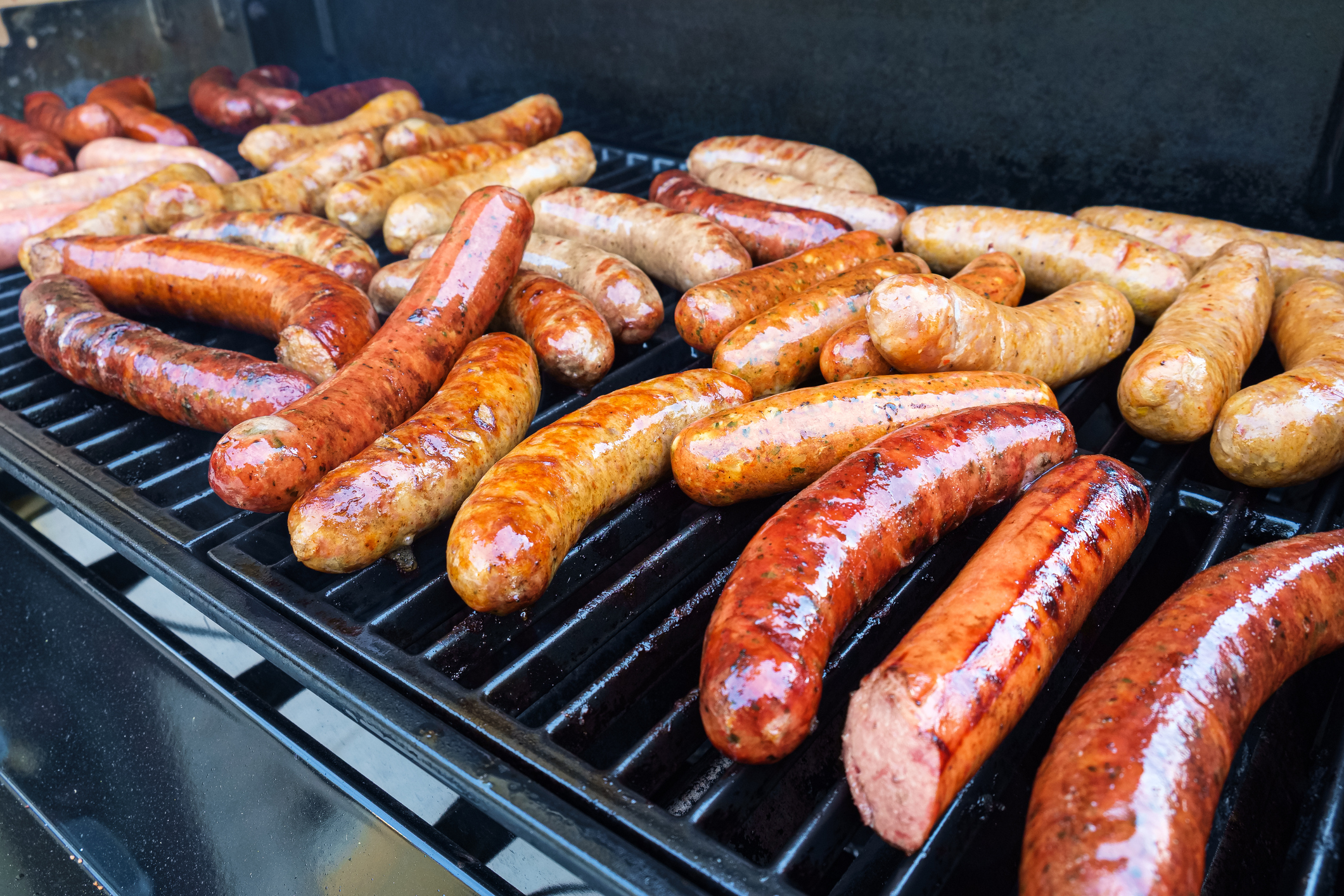 How to Cook Brats in the Oven - Food Fanatic